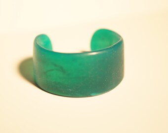 Items similar to Fine Silver and Resin Cuff Bracelet "Cadet" on Etsy