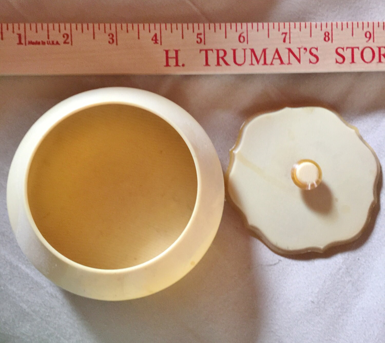 Bakelite Powder Box – Jewelry Box – Vintage Victorian Vanity – Haute Juice