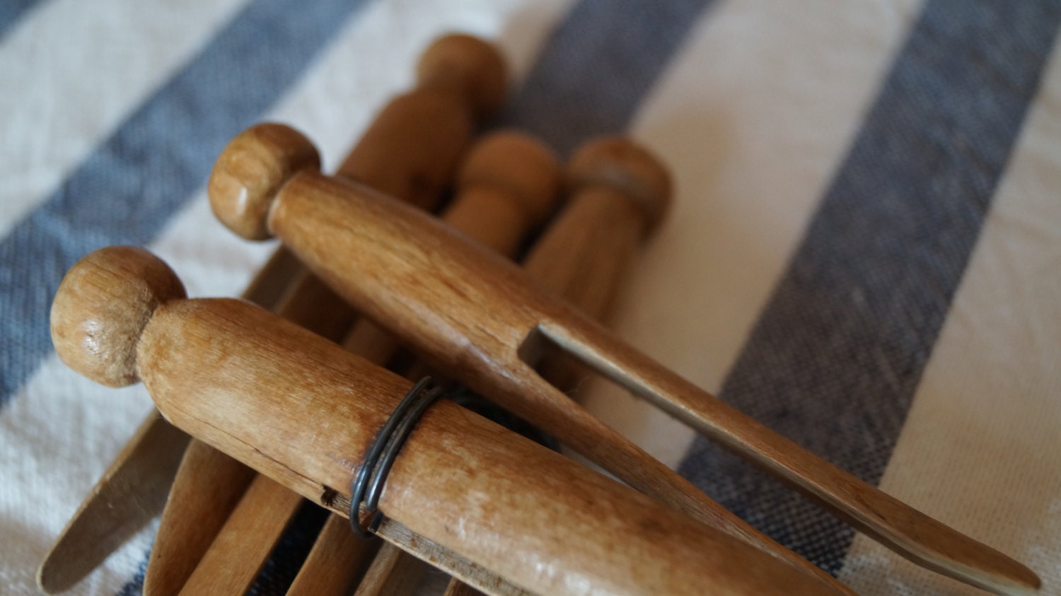 Vintage Wooden Peg Clothespins by the Dozen – Haute Juice
