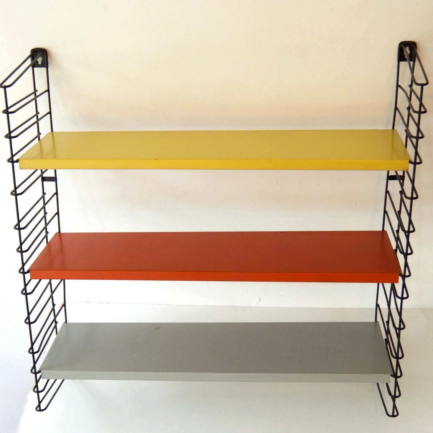 Tomado shelf system – Haute Juice