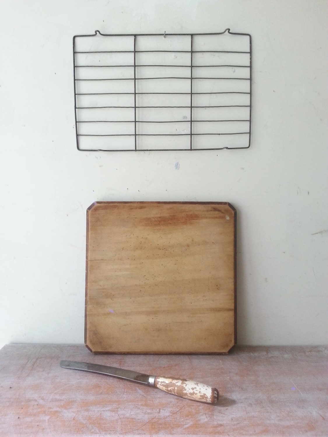 VIntage Wooden Bread Board with Metal Cake Rack and Bread Knife ...