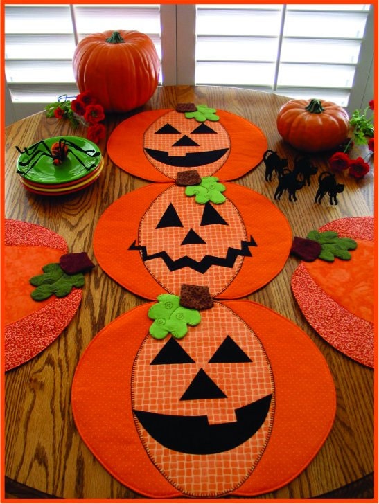 PAPER PATTERN Pumpkin Party Table Runner & Place Mat Pattern