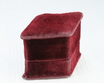 Popular items for velvet ring box on Etsy