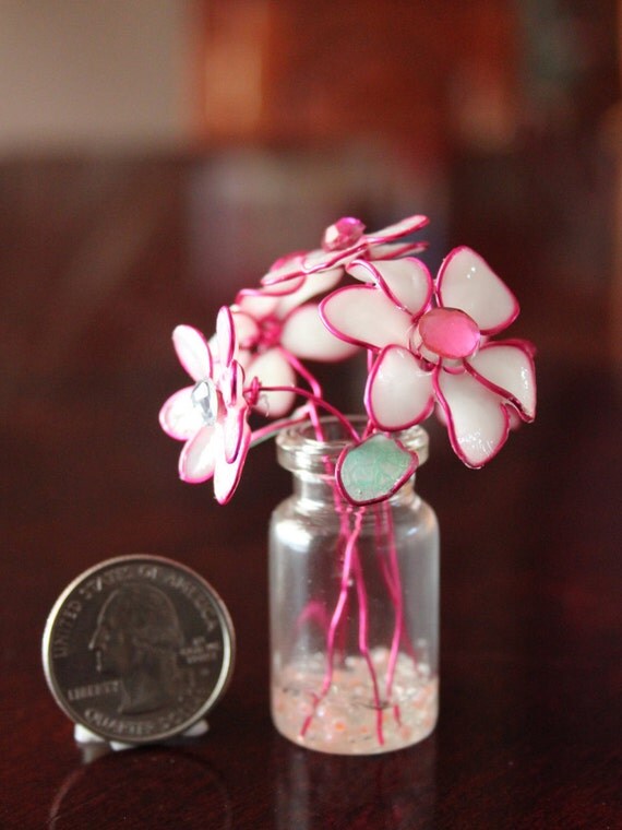 Items similar to Pink and White Mini Flower Bouquet on Etsy