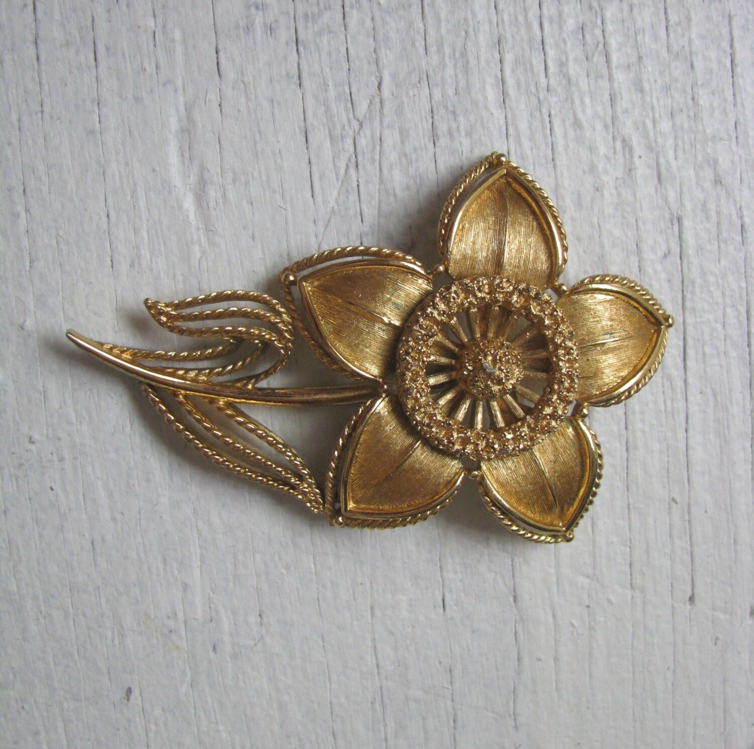 Monet Gold Tone Vintage Flower Pin Brooch With By Pinmepins