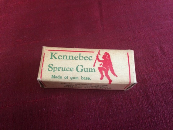 Kennebuc Spruce Gum box out of Maine with three pieces of