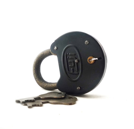 VINTAGE Wonderful Black Padlock with 2 Keys by TimeTripAndCo