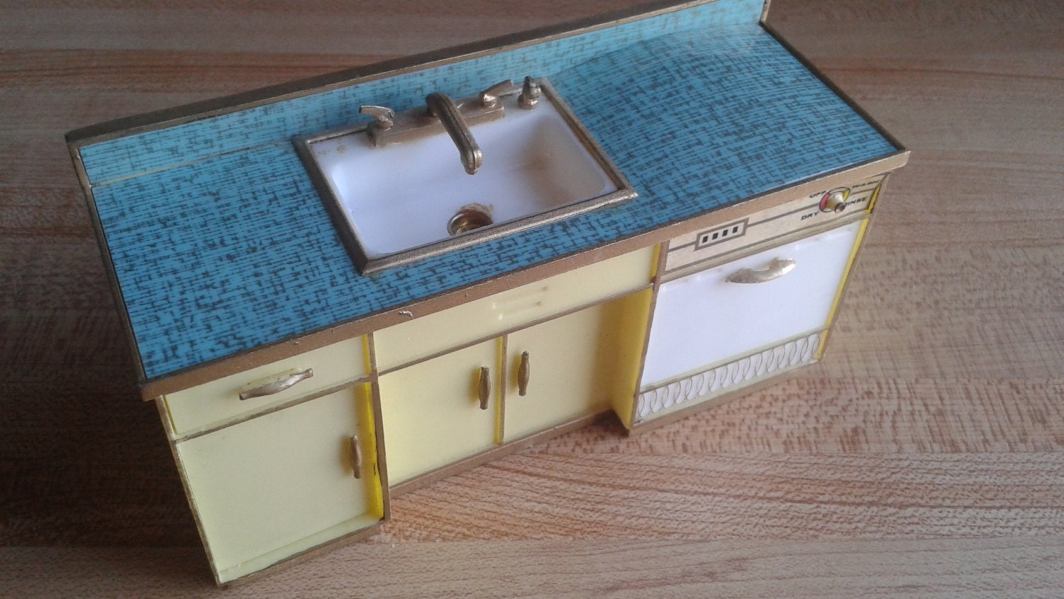 Princess Patti kitchen sink and dishwasher – Haute Juice