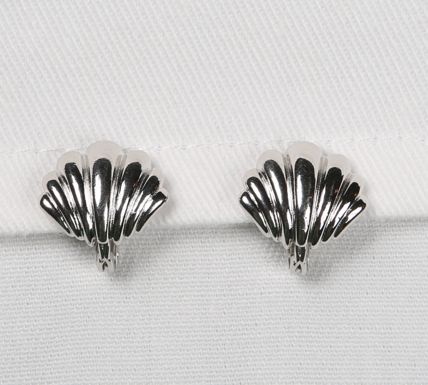 1960s Monet Silver Tone Clam Shell Earrings, 5/8″ by 5/8″, Classic and ...