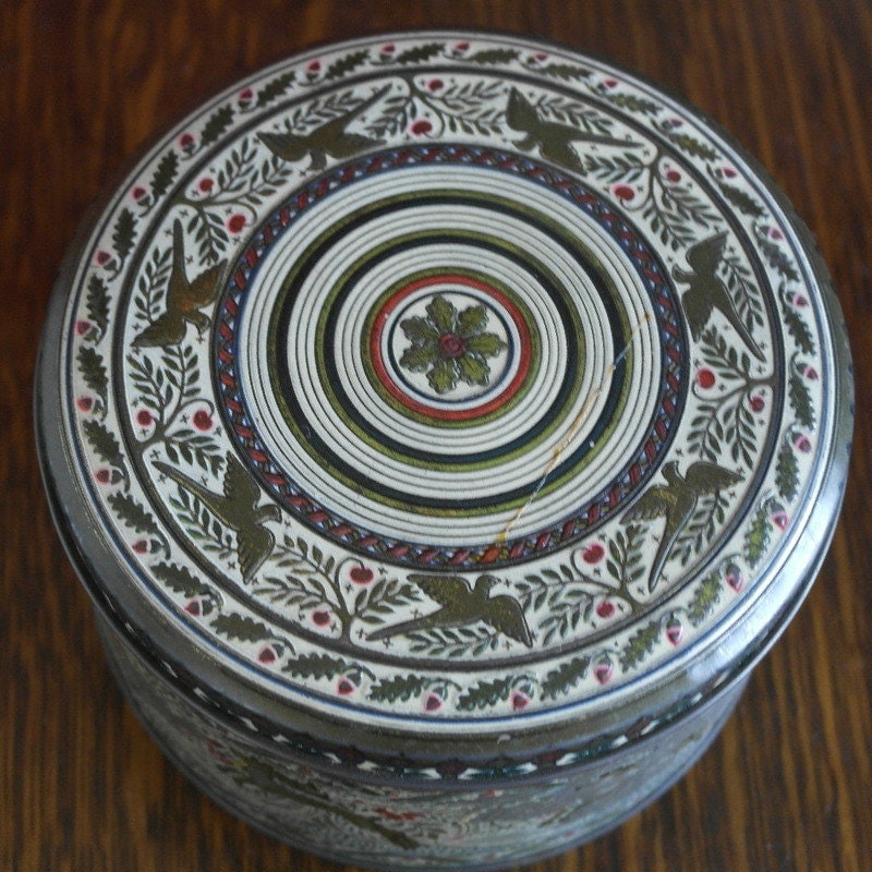 antique round sweet cake tin – Haute Juice