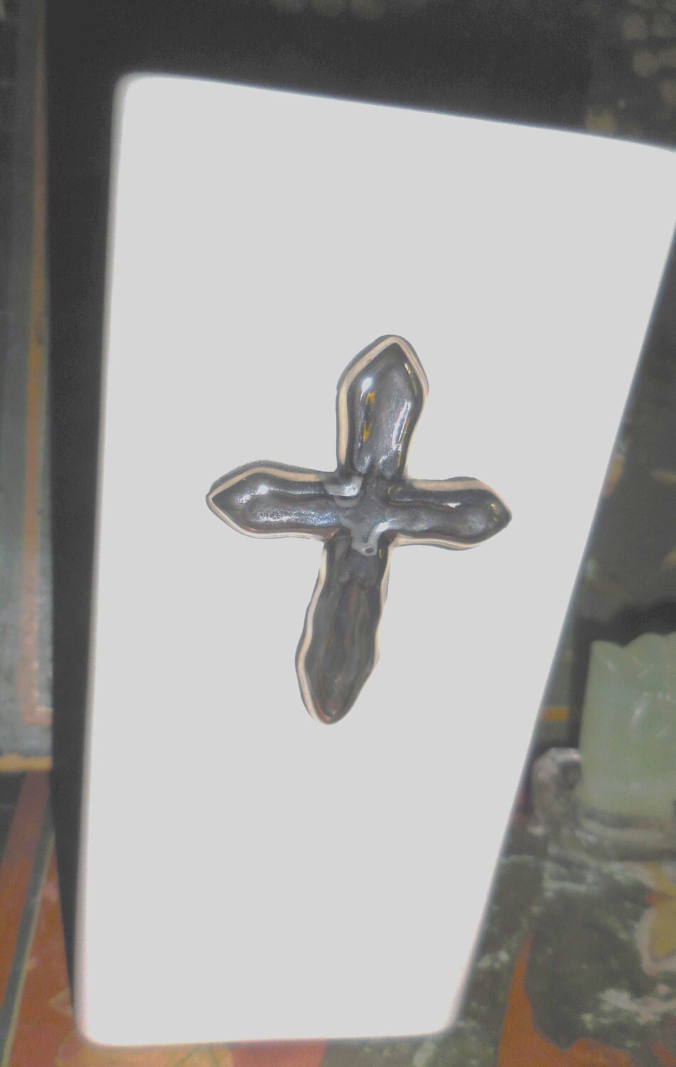 White Ceramic Vase With Silver Cross – Haute Juice