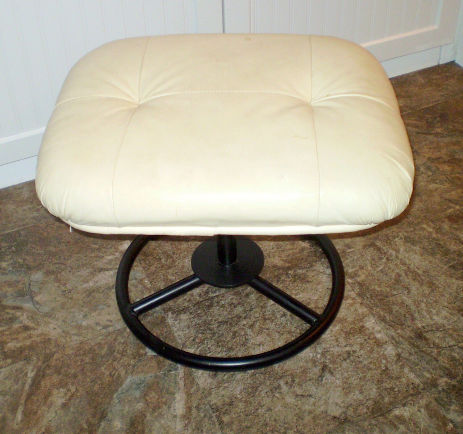 Vintage VINYL LOUNGE FOOTSTOOL Metal Base 14″ Tall Mid Century Mod ...