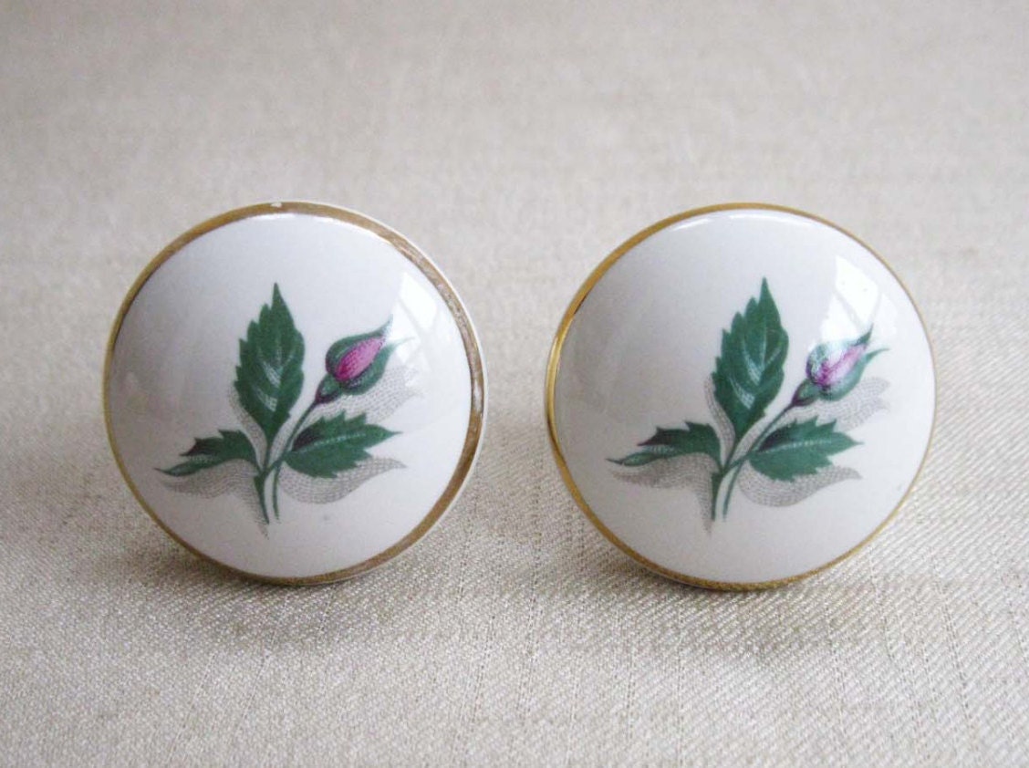 Set of 2 Vintage White Porcelain Ceramic Drawer Knobs, Pulls or Handles, With Rosebud Flower ...