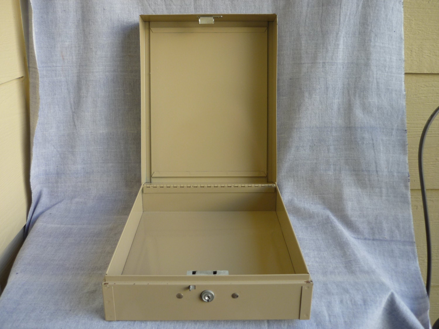 Vintage Nielsen lock box, stash box, documents box with faux wood look ...