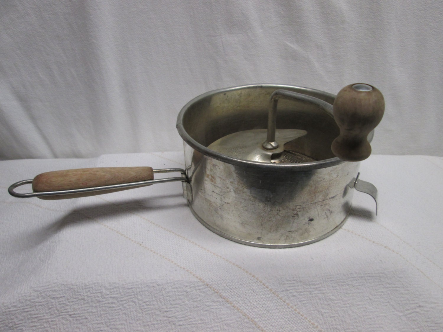 Foley Food Mill Wooden Handles – Haute Juice