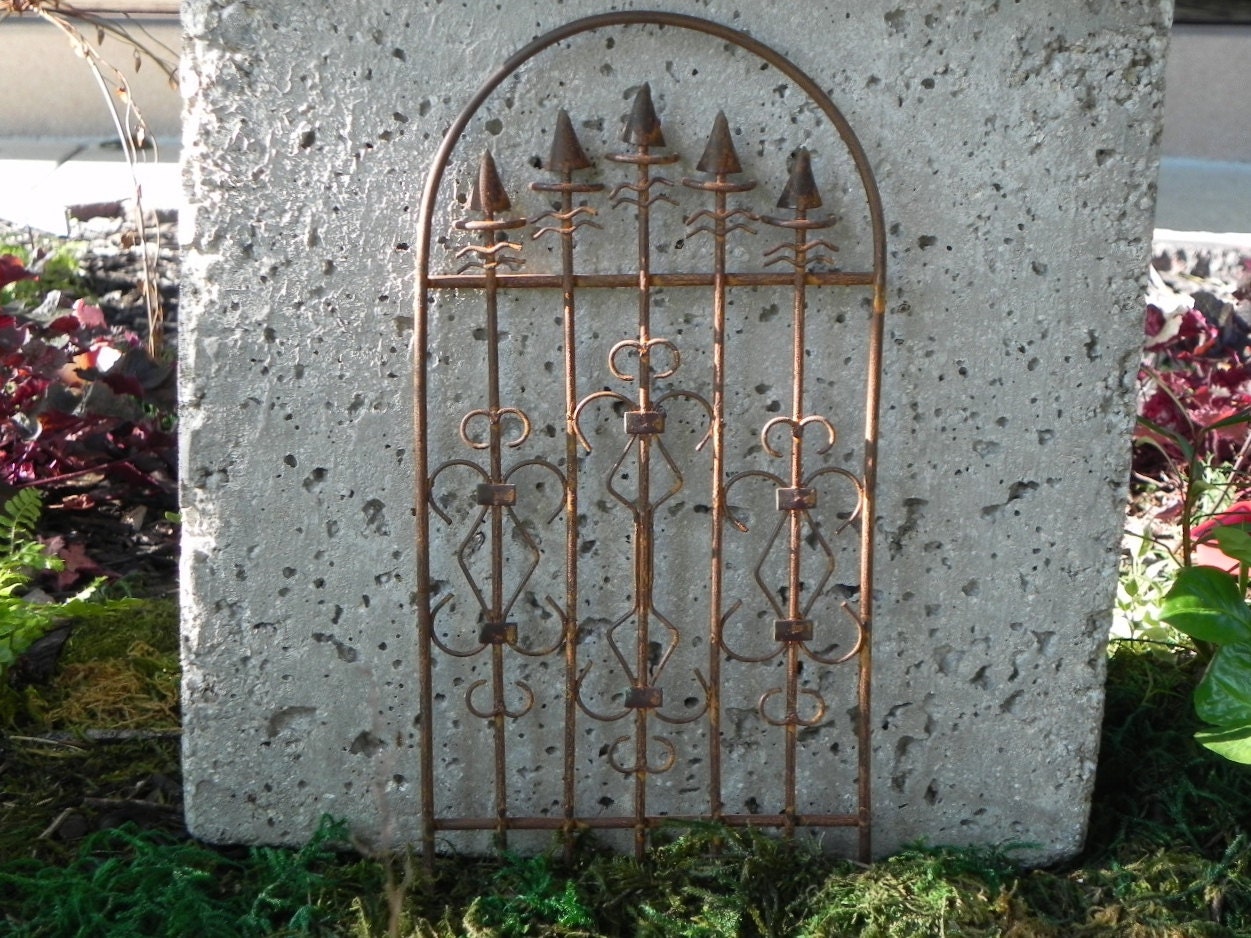 Fairy Garden Accessories Gate rusty trellis 10 inches tall