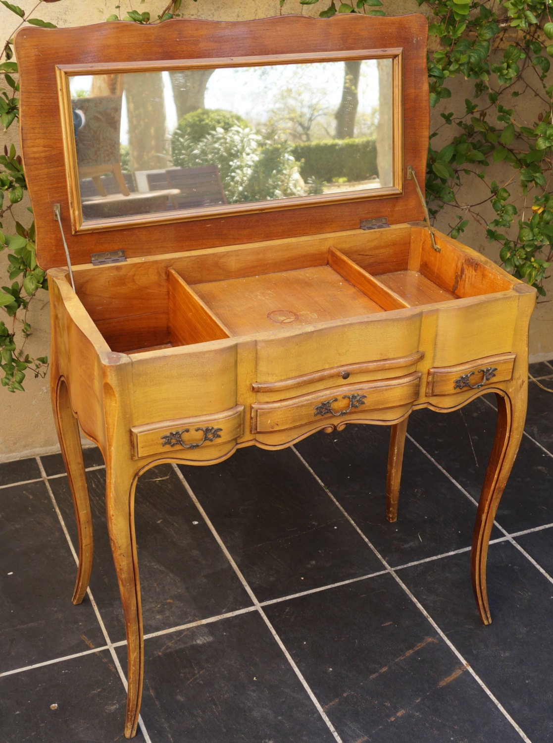 SUPERB – French Antique Louis XV Style Vanity Table / Coiffeuse – Haute ...
