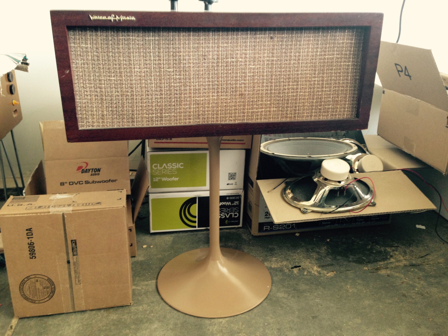 Vintage Repurposed 1950s Stereo // iPhone iPod Speaker // Bluetooth ...