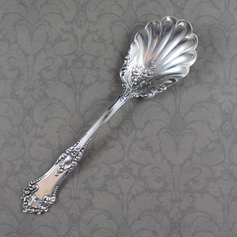 Vintage Reed and Barton Stowell & Co Sterling Sugar Embossed Clam Shell ...