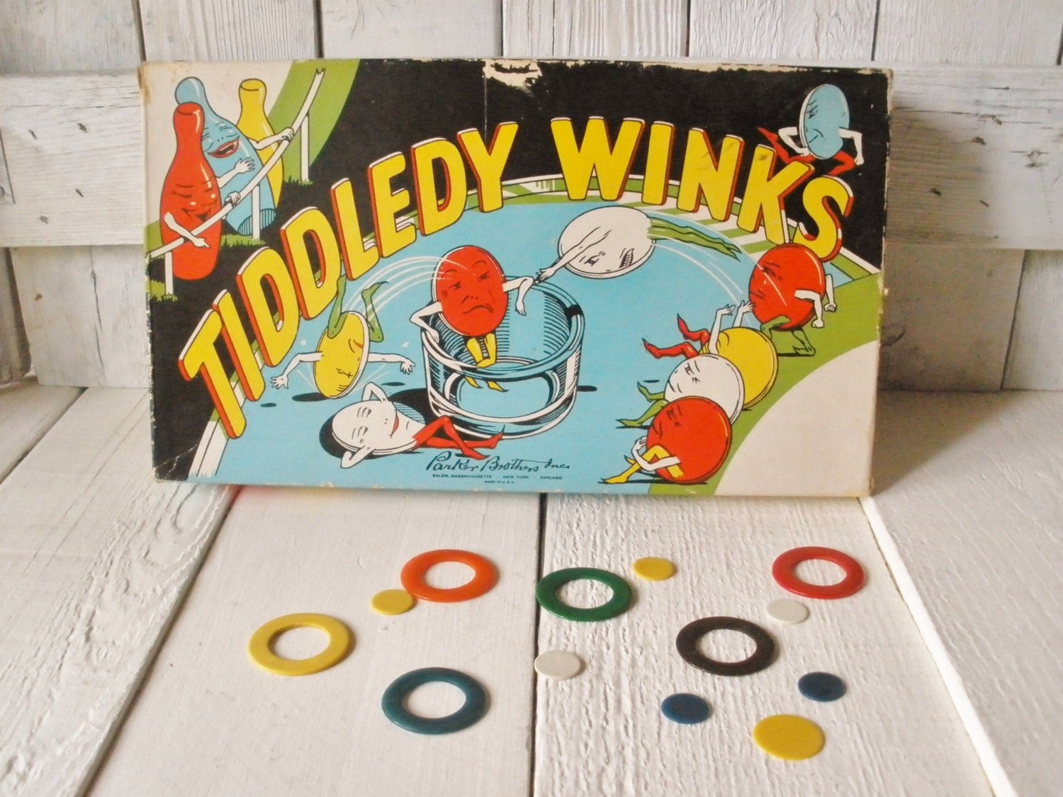 Vintage game Tiddledy Winks Parker Brothers target Bakelite