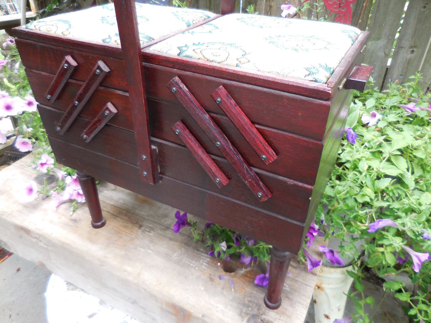 Vintage Expandable Accordion Sewing Box – Haute Juice