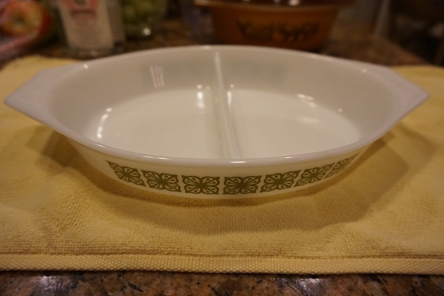 Pyrex Verde Square Flower Divided Dish – Haute Juice