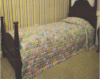 Crochet RUG Pattern Vintage 70s Footprint Fringe by Liloumariposa