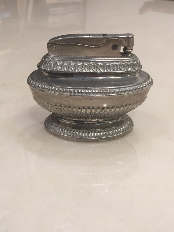 Vintage Ronson Queen Anne Table Lighter