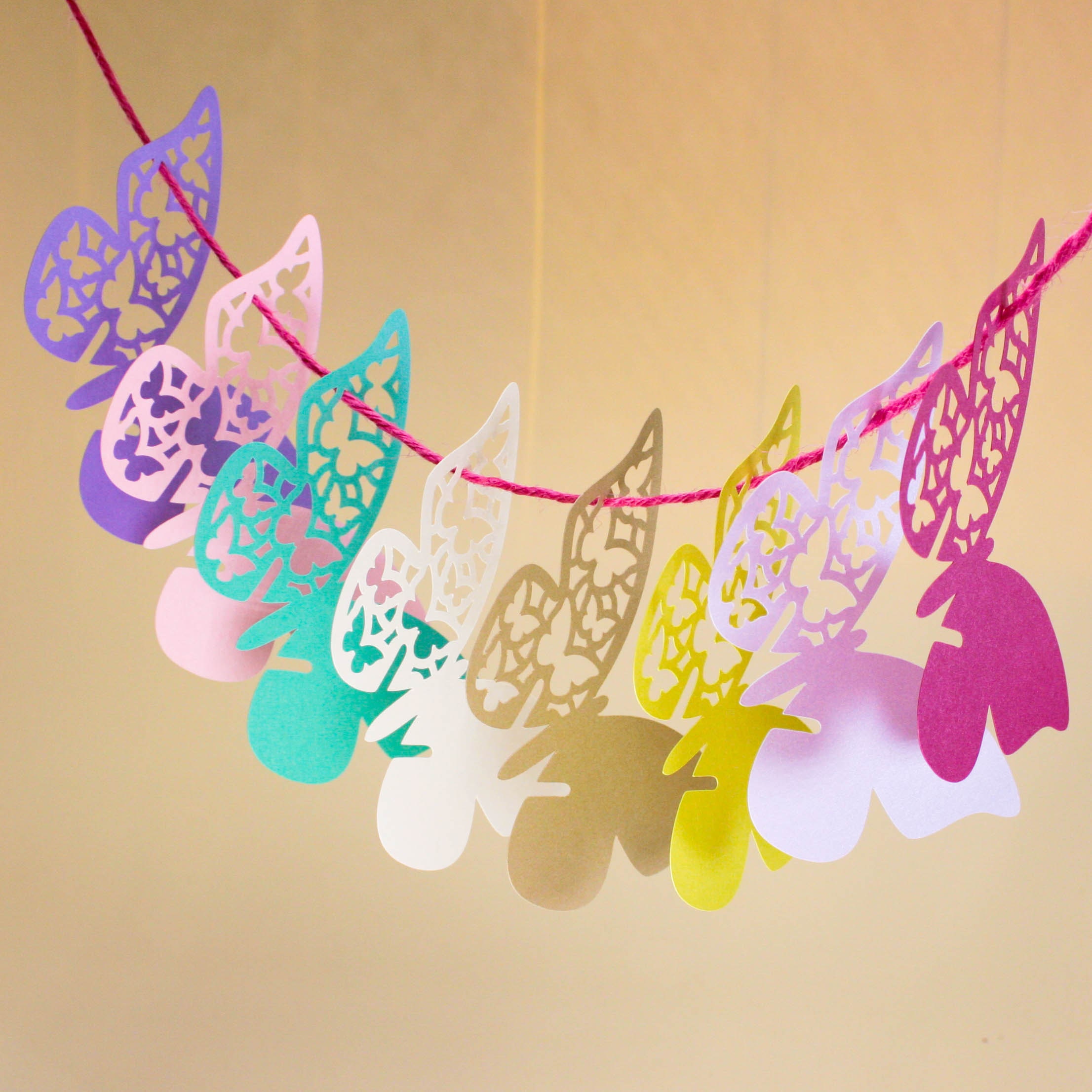 Wedding place cards. Personalized custom stickers by CraftCut