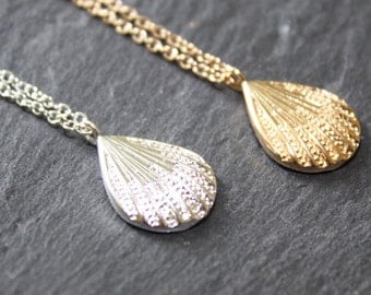 Gold shell necklace | Etsy