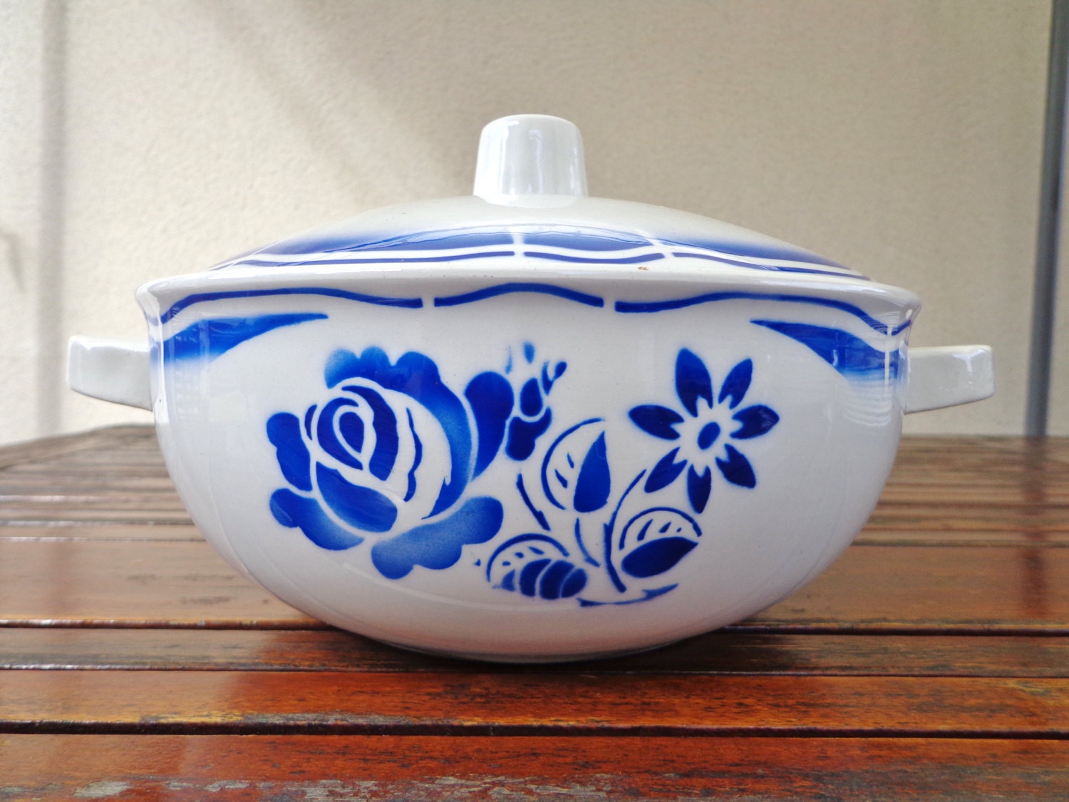 Badonviller, Fleur Bleue, Tureen, bowl, white with blue flowers, 1930 ...