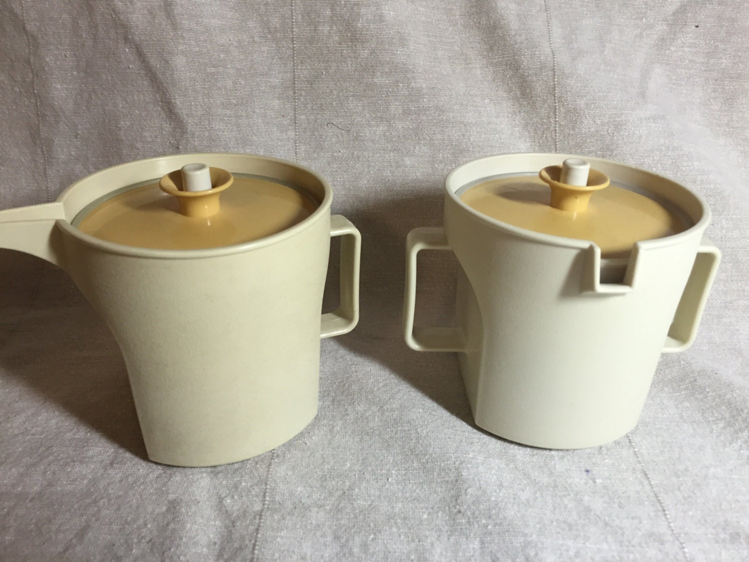 Vintage Tupperware Servalier Creamer and Sugar with Gold Lid – Haute Juice
