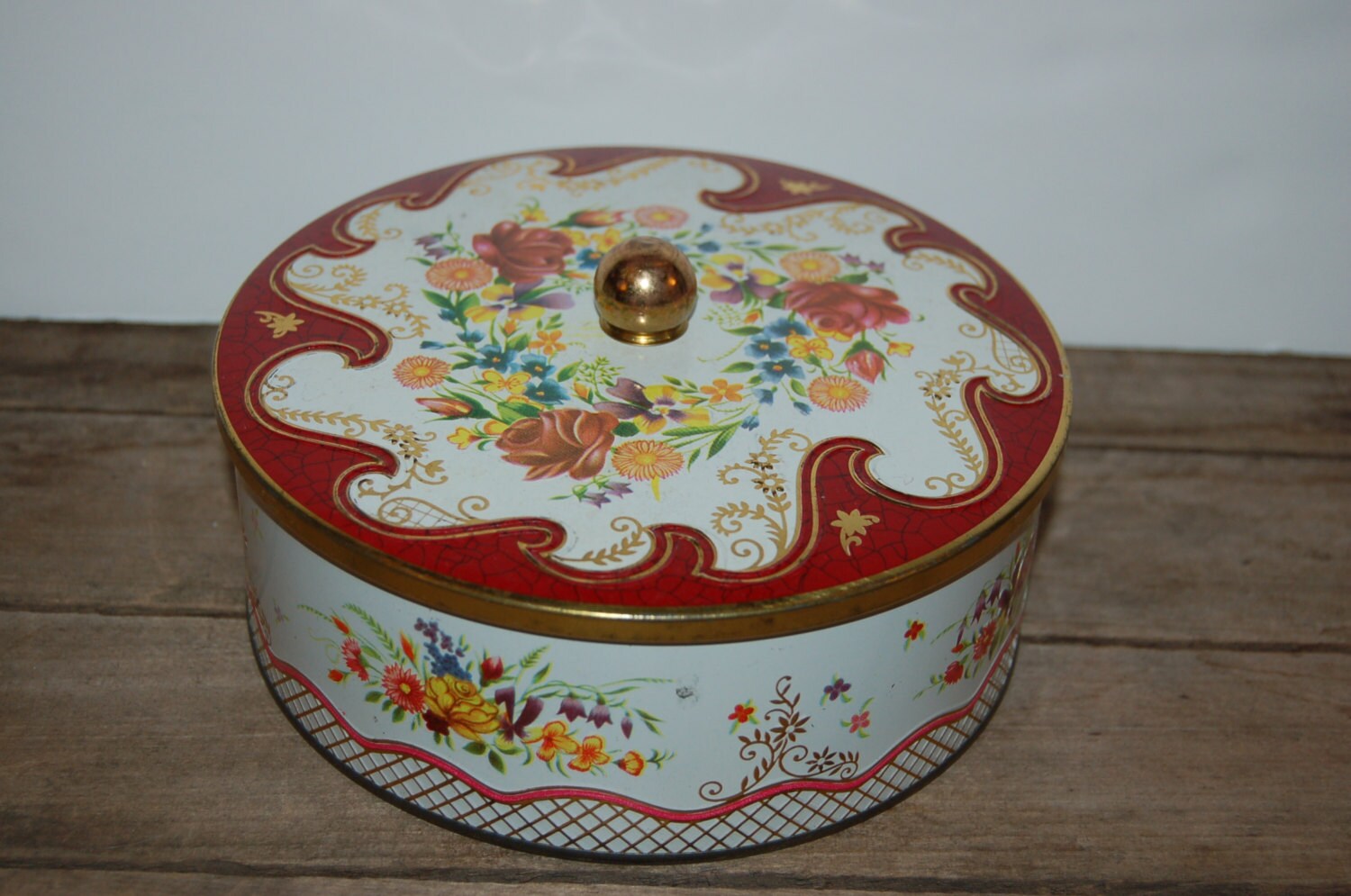 Vintage Daher Tin, Round Tin, Kitchen Tin, Kitchen Collectible, White ...