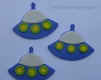 Alien cake topper | Etsy