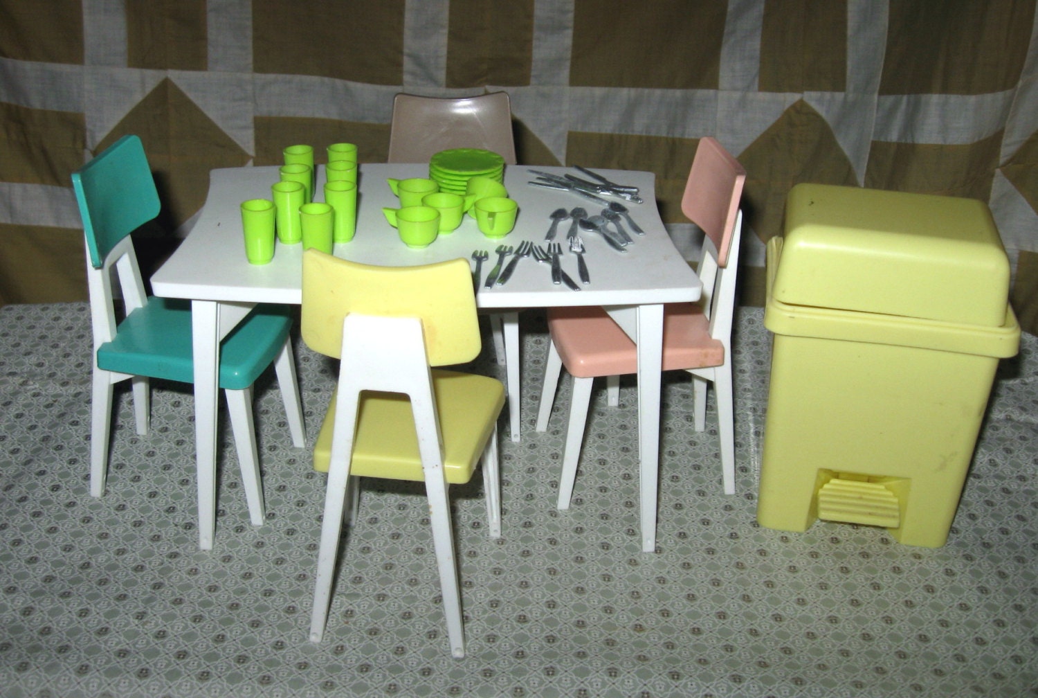 Vintage Deluxe Reading Table Chairs Barbie Doll Dream Kitchen Mid ...