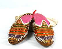 Popular items for indian shoes on Etsy