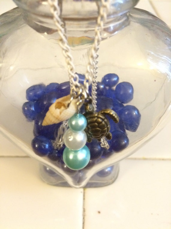 Items similar to Handmade Shell Necklace on Etsy