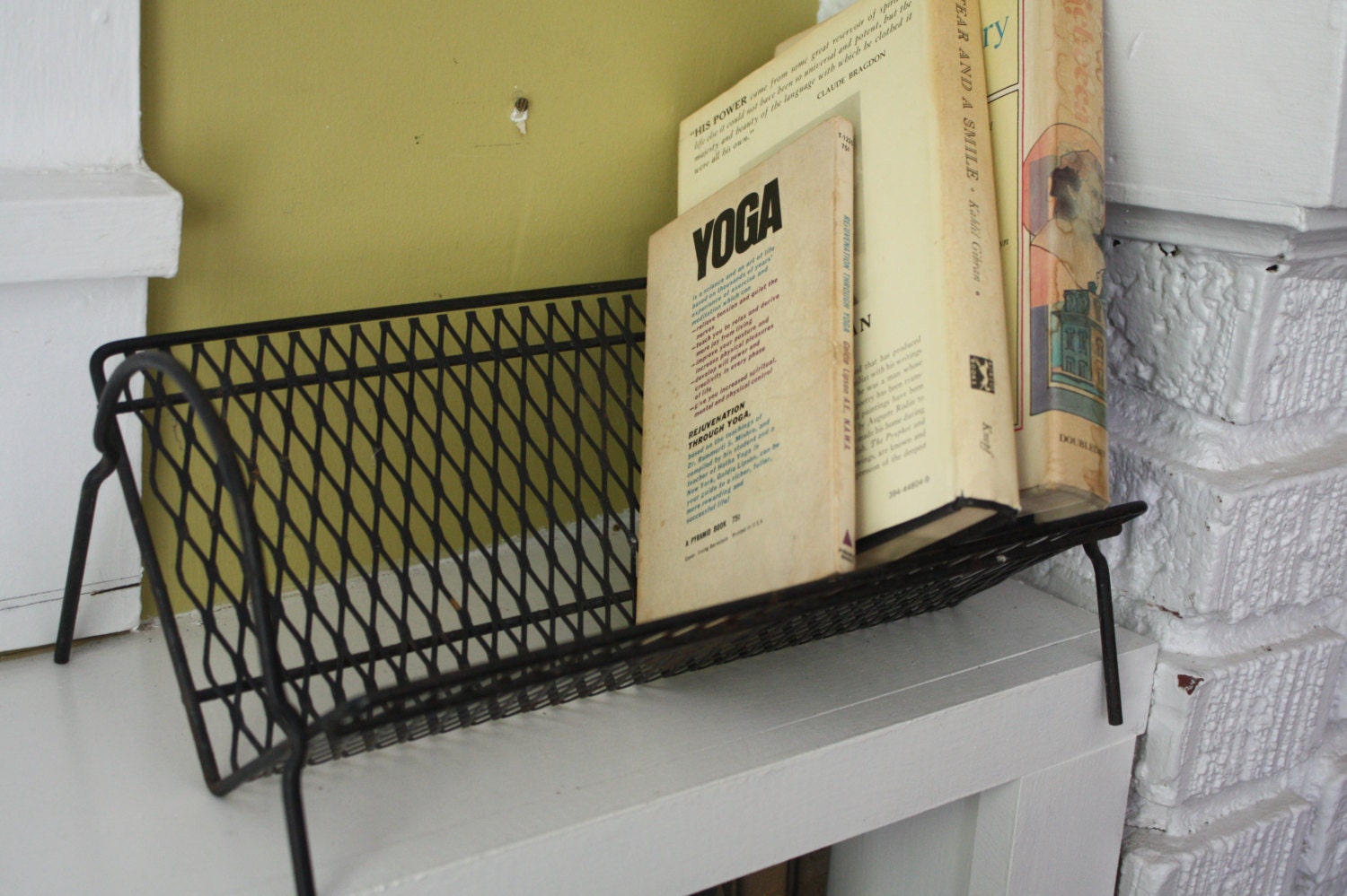 Mid Century Black Metal Book Stand / Caddy / Desktop / Round End ...