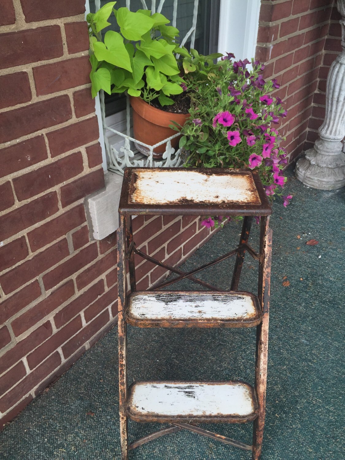 Vintage Metal Ladder – Haute Juice