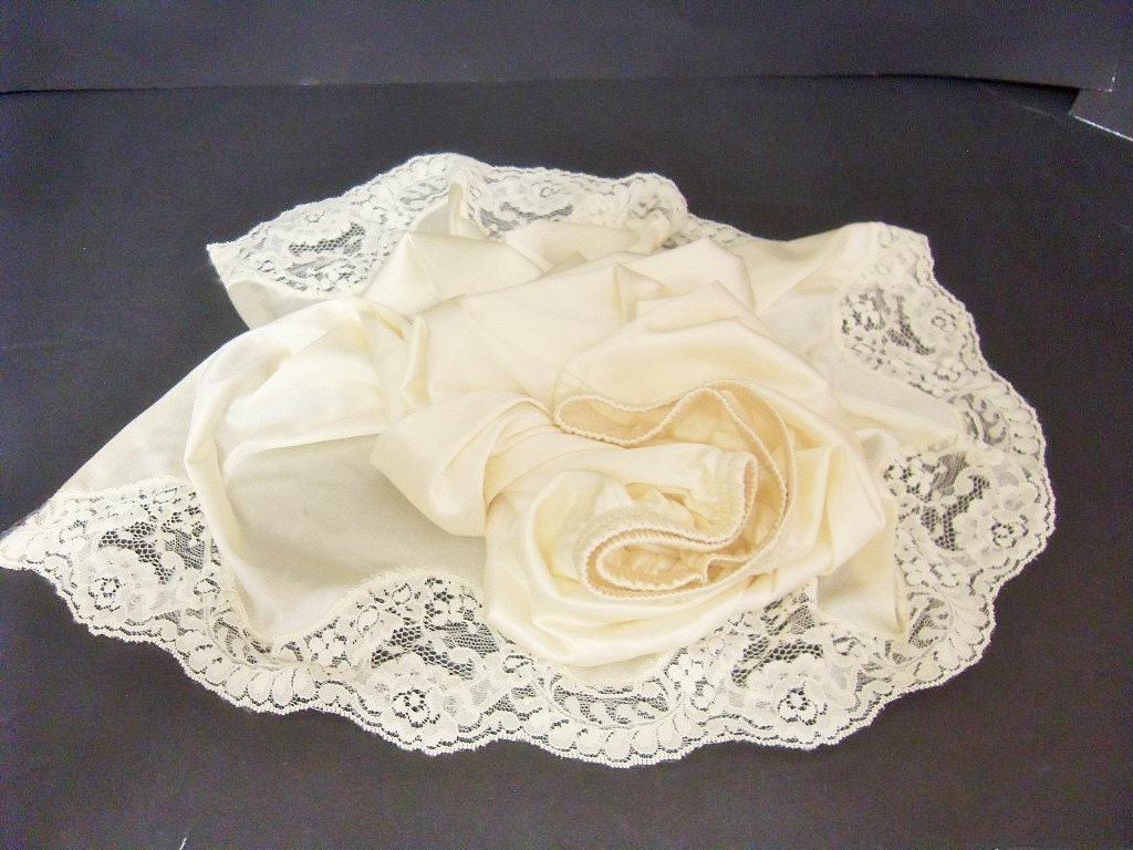 Vintage JCPenney Half Skirt Slip, Body Lites Cream Colored Nylon with ...