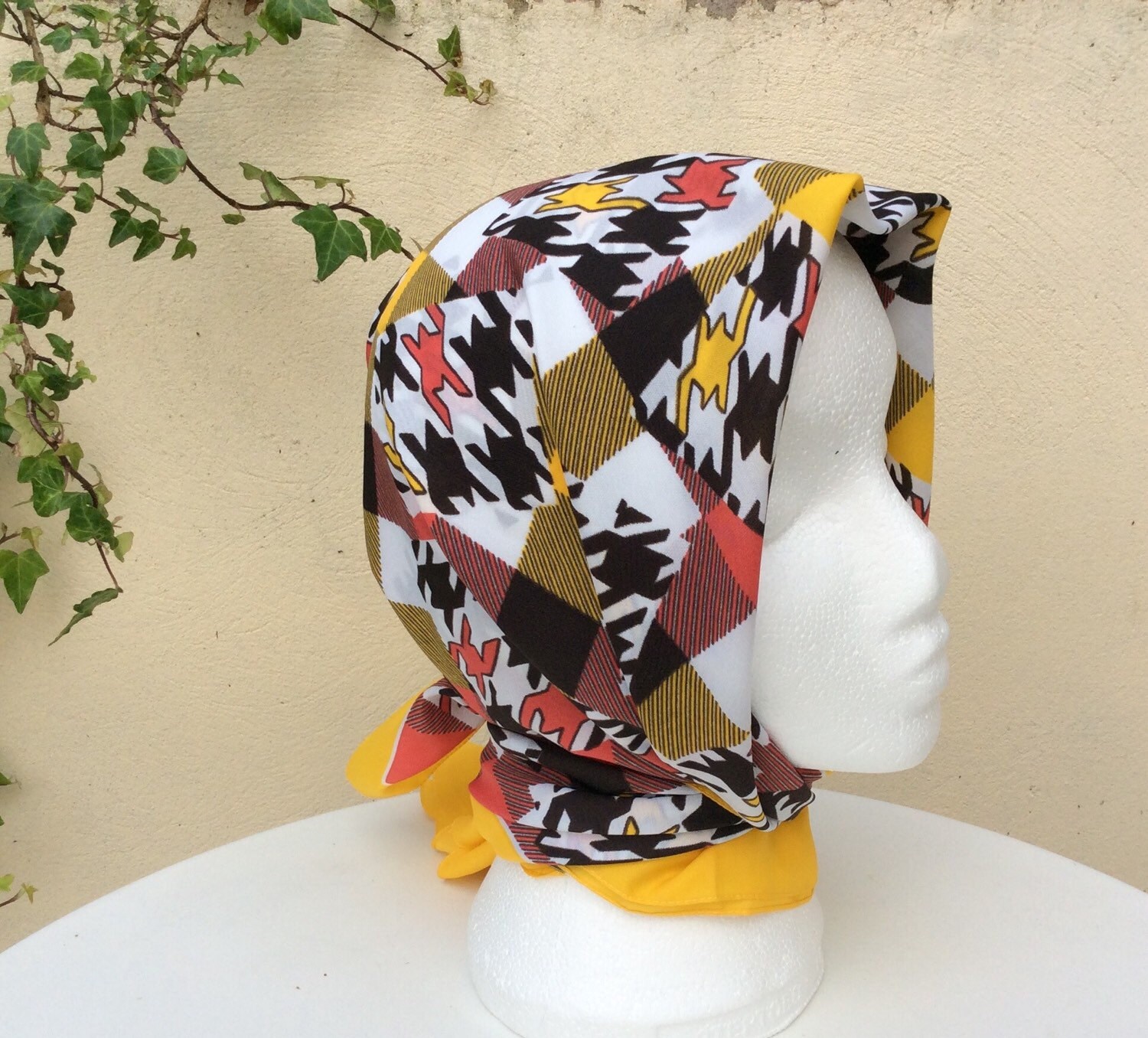 Vintage square scarf headscarf houndstooth neckerchief very sixties ...