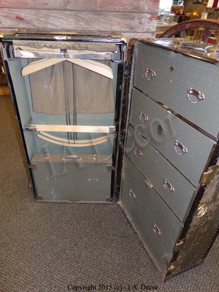 Antique Wardrobe Trunk – Storage trunk – steamer trunk – 1800’s travel ...