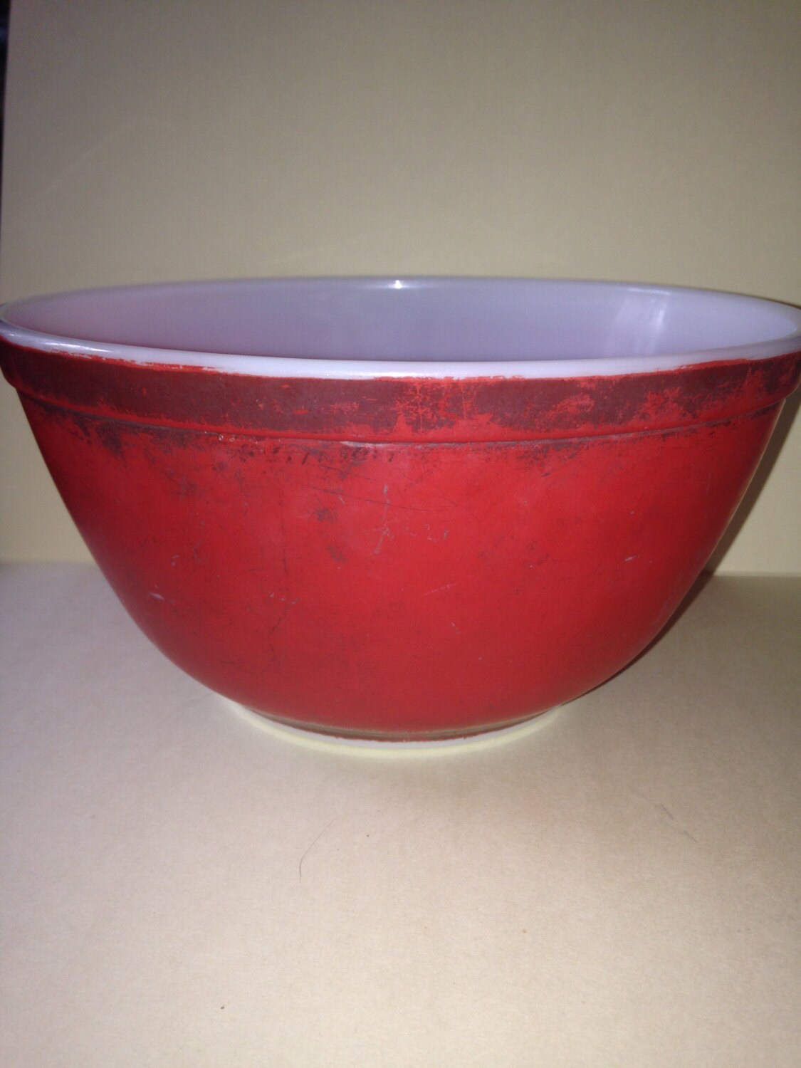 Vintage red Pyrex bowl #402 – Haute Juice