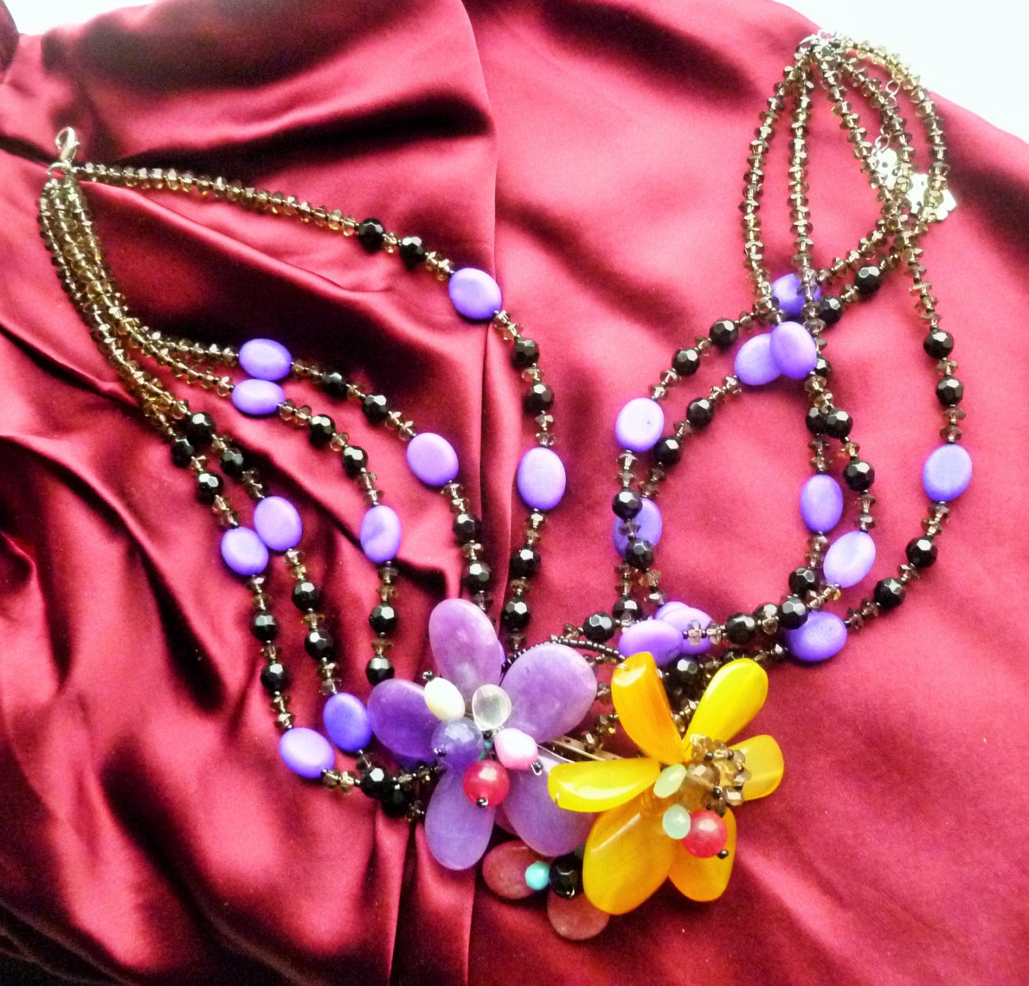 Crystal and beaded Butler and Wilson flower necklace – Haute Juice