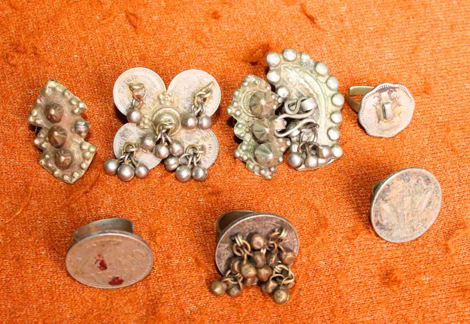 8 ring Vintage tribal gypsy bells bound stacked ring ethnic Indian ...