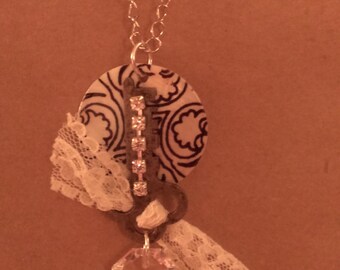 Items similar to Vintage skeleton key with lace and rhinestone brooch ...