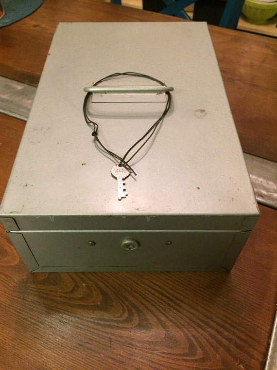 Vintage Metal Lockbox 1950's Lock Box with Key