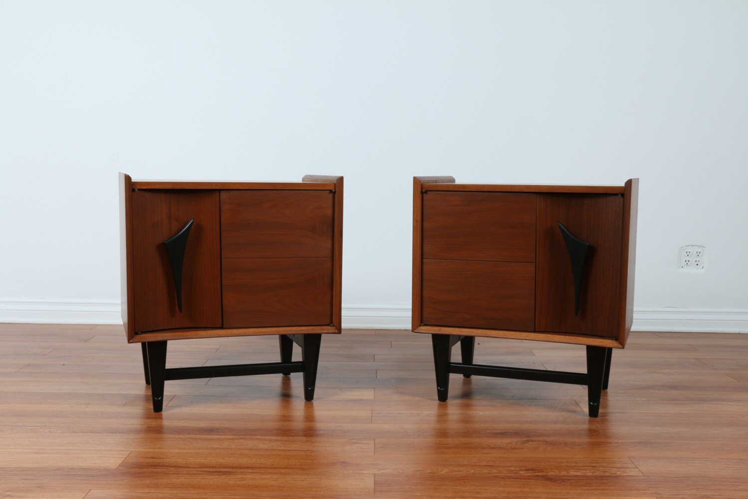 Vintage Pair of Mid Century Night Stands – Haute Juice