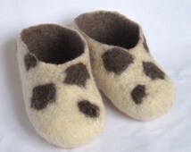 Popular items for felt baby shoes on Etsy