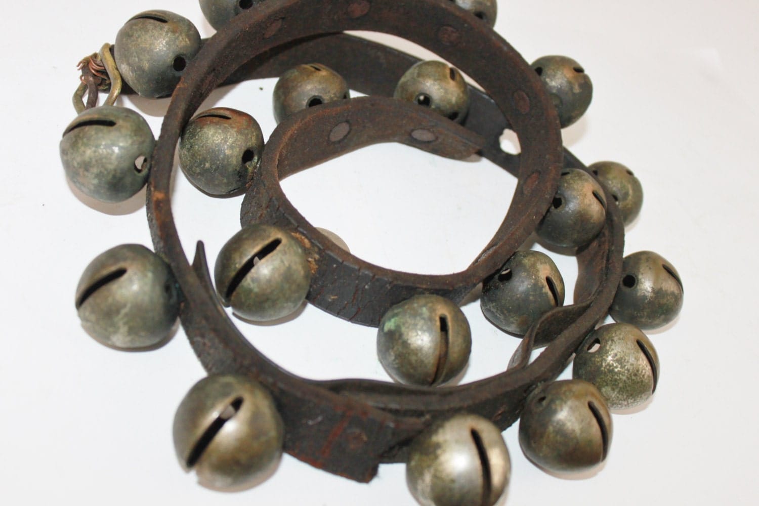 Antique Set of 20 Brass Sleigh Bells, Vintage Sleigh Bells, Jingle Bells